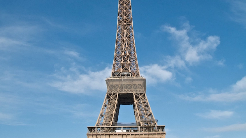 Accessibility guide to Paris - Motion4rent